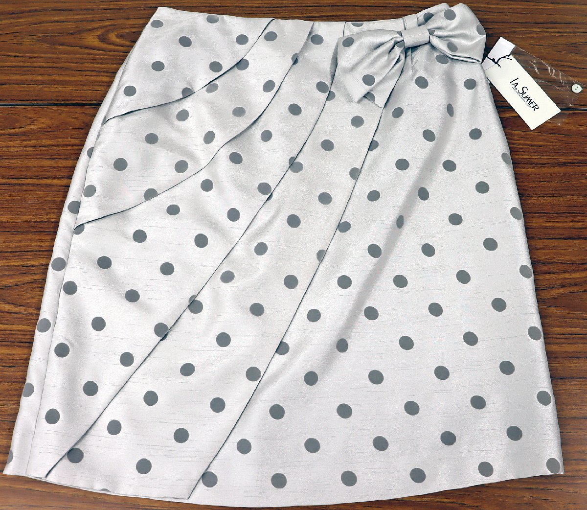 P 品 スカート LA.SUMER/ラシュメール サイズ:40 カラー:シルバー ポリエステル100% 水玉模様 リボン取外し可 タグ付き(Lサイズ)｜売買されたオークション情報、yahooの ...