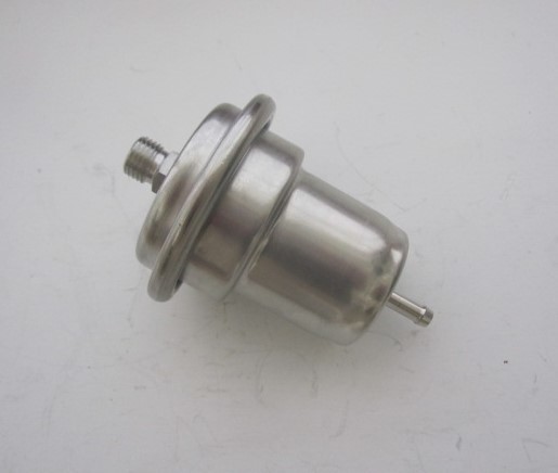 ベンツ W201/190E W124/300E BOSCH製 フューエルアキュムレーター 0004760621 0004760521(エンジン ...