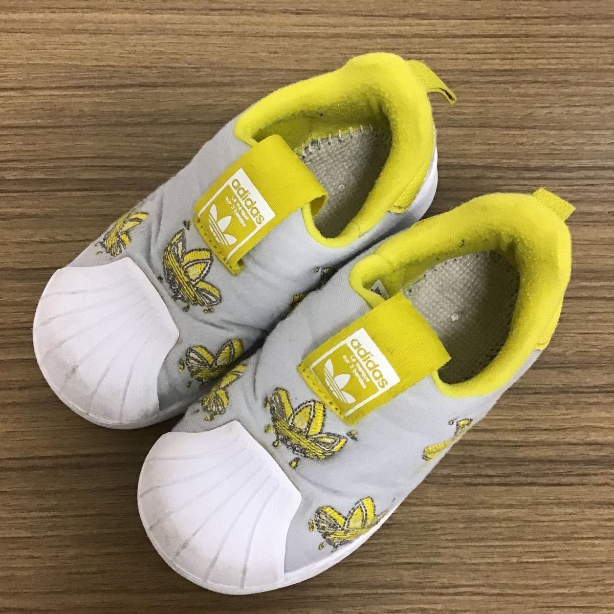 adidas キッズスニーカー スーパースター サイズ14cm(14cm～)｜売買されたオークション情報、yahooの商品情報をアーカイブ公開 - オークファン（aucfan.com）