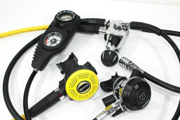 mares Axis/Ⅲ レギュレータ TUSA/ゲージ ②(レギュレータ)｜売買されたオークション情報、yahooの商品情報をアーカイブ公開 - オークファン（aucfan.com）