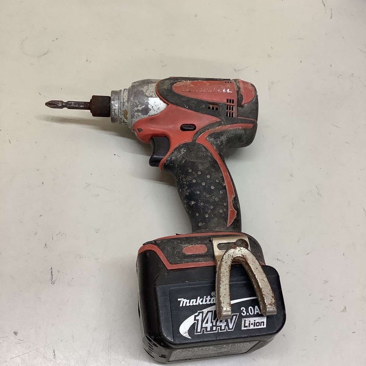 makita マキタ TD130D 14.4V インパクトドライバー 現状品 ジャンク扱い(本体)｜売買されたオークション情報、yahooの商品情報をアーカイブ公開 - オークファン ...