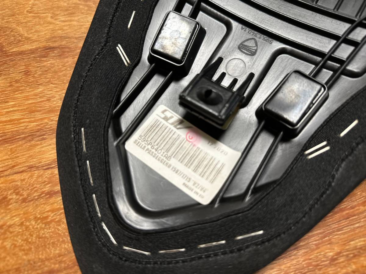 DUCATI パニガーレV4 V2 ストリートファイターV4 純正タンデムシート 595P6401AB 新車取り外し(ドゥカティ用)｜売買されたオークション情報、yahooの商品情報を ...