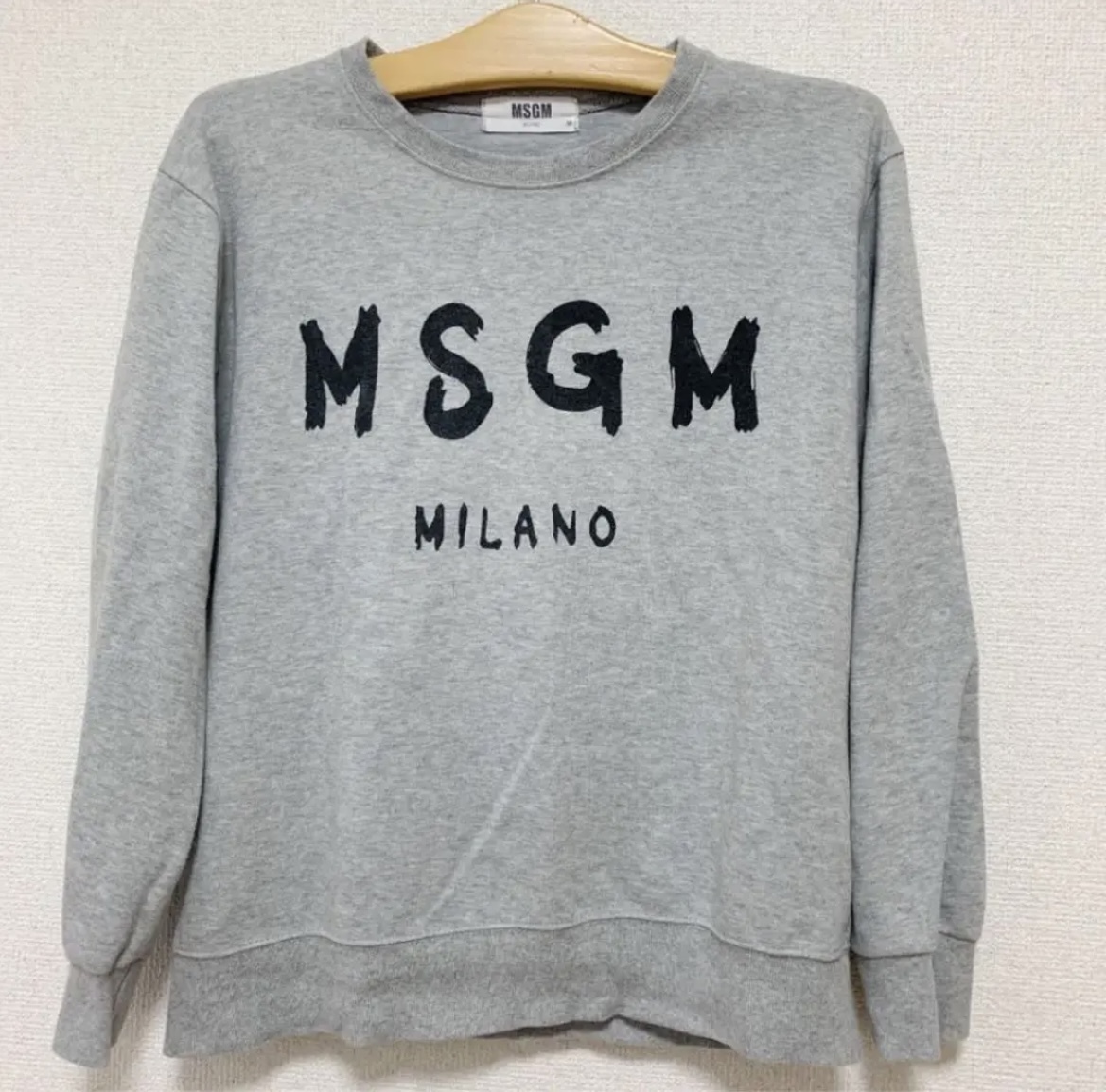 msgm エムエスジーエム スウェット トレーナー(Mサイズ)｜売買されたオークション情報、yahooの商品情報をアーカイブ公開 - オークファン（aucfan.com）