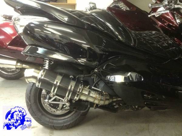 ホンダ フォルツァ08 黒カーボンマフラー 低いタイプMF08(マフラー本体（社外）)｜売買されたオークション情報、yahooの商品情報をアーカイブ公開 - オークファン（aucfan.com）