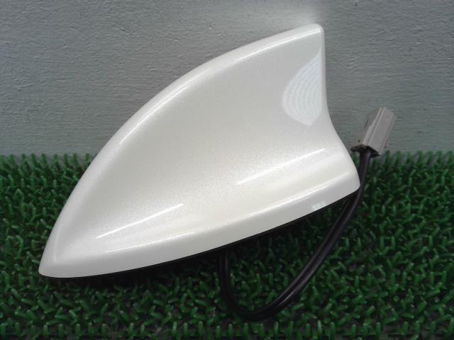 ノート DAA-HE12 ルーフアンテナ E-POWER ニスモ S1 28208-1A27A NTE6(日産用)｜売買されたオークション情報、yahooの商品情報をアーカイブ公開 ...