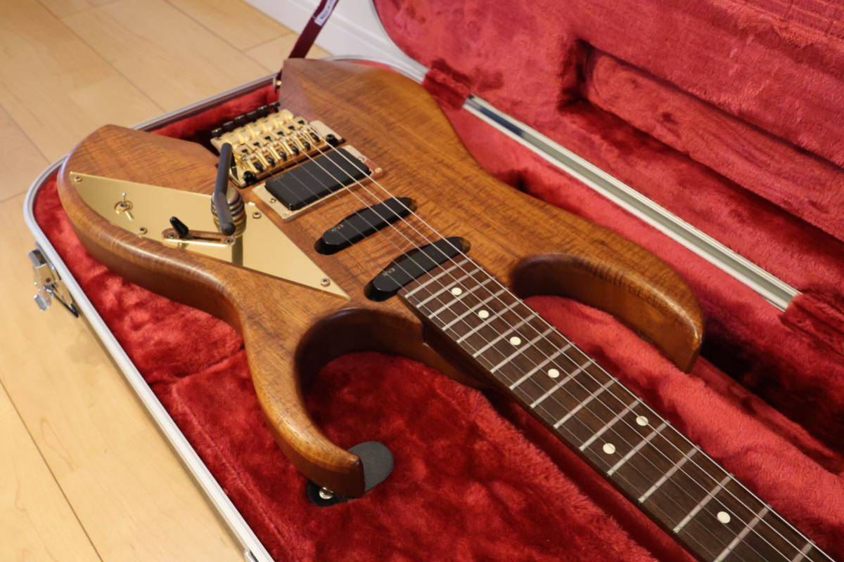 超激レア Ibanez RBM2NT Voyager Reb beach レブ ビーチ アイバニーズ ハードケース WINGER ...