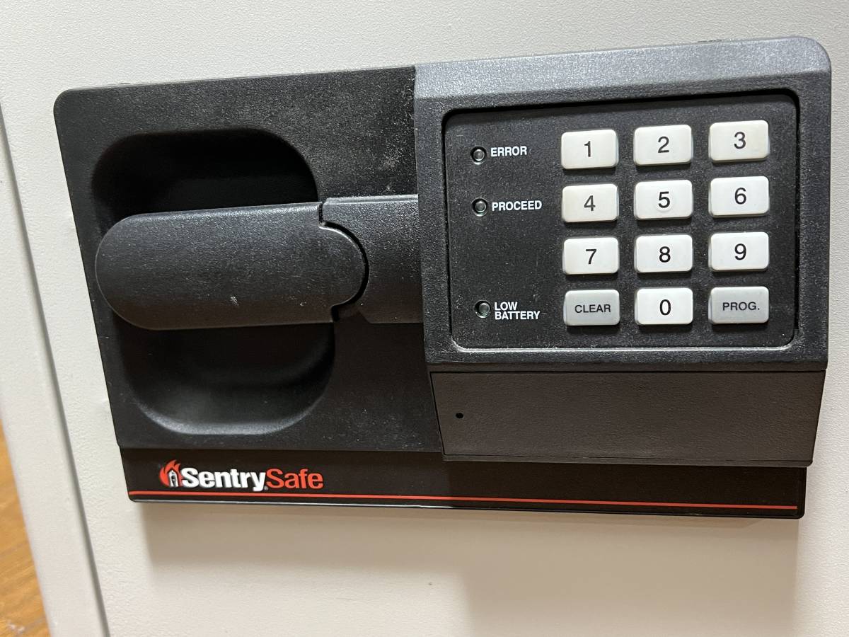 セントリー SENTRY safe ファイヤー セーフ 耐火金庫 SBシリーズ テンキー式 防犯 説明書などはおまけ SB0507 160サイズ(金庫)｜売買されたオークション情報、yahoo ...