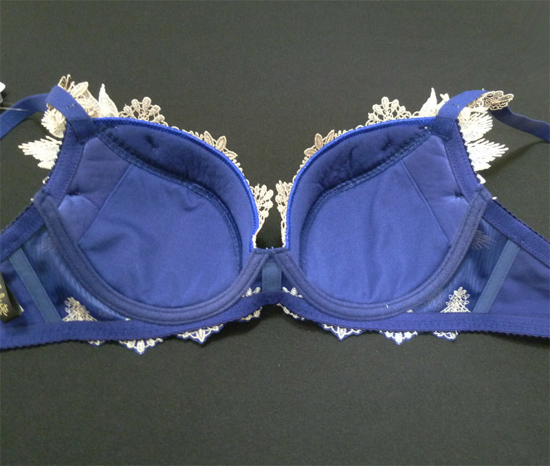 ワコール サルート 79G 店舗限定 ブラジャー C80 KO BTJ479 wacoal salute 王家の紋章(80以上)｜売買されたオークション情報、yahooの商品情報をアーカイブ ...