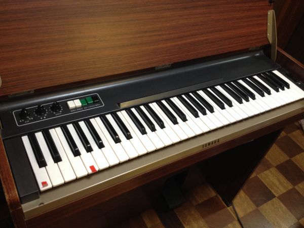 YAMAHA ヤマハ学校用オルガン SE-200 昭和レトロ(オルガン)｜売買されたオークション情報、yahooの商品情報をアーカイブ公開 ...