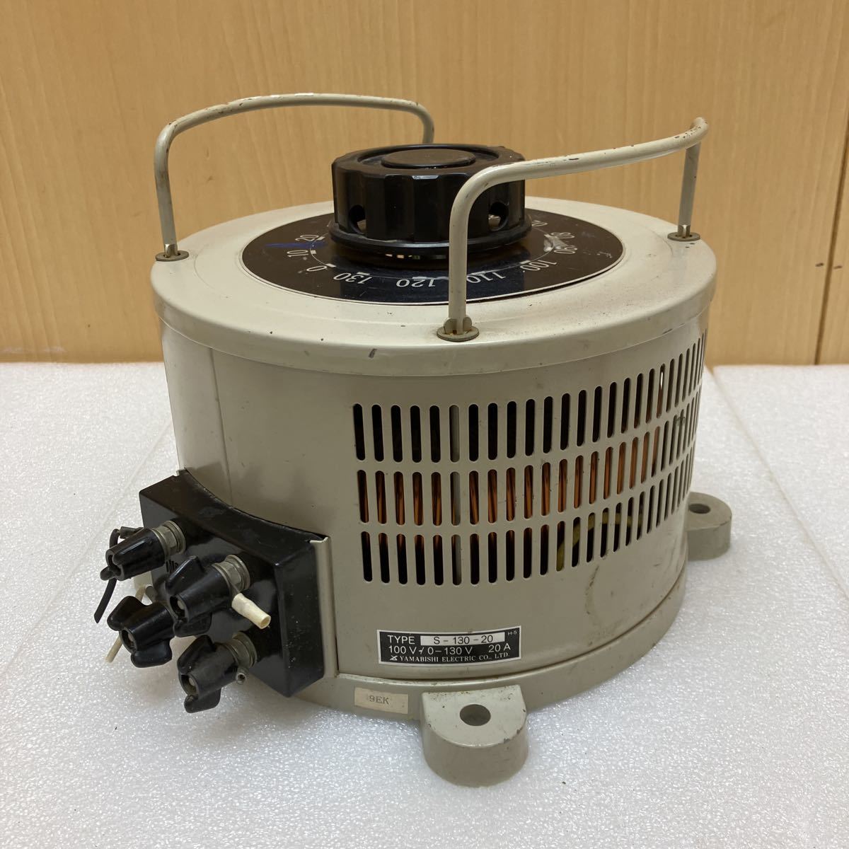 XL7128 山菱電機 2kVA ボルトスライダー S-130-20 入力：100V 出力：0 130V 単相/変圧器/電圧調整器/スライドトランス/ヤマビシ現状品(昇圧トランス、昇圧器 ...