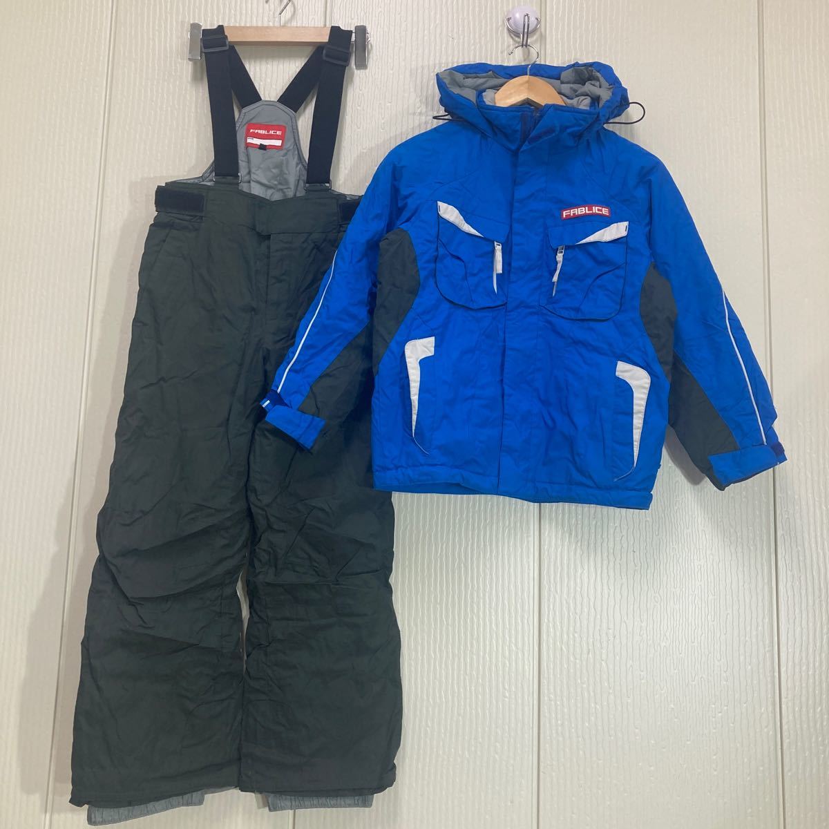1240 FABLICE ファブリス スノーボード スキーウェア 上下 セットアップ キッズ 135〜155 雪遊び サスペンダー付き ジャケット 31113AN(145cm～)｜売買された ...