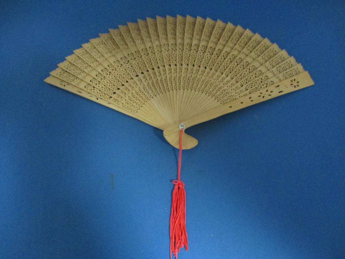 木製 扇子 全長20㎝ tm2401-5-8(扇子)｜売買されたオークション情報、yahooの商品情報をアーカイブ公開 - オークファン（aucfan.com）
