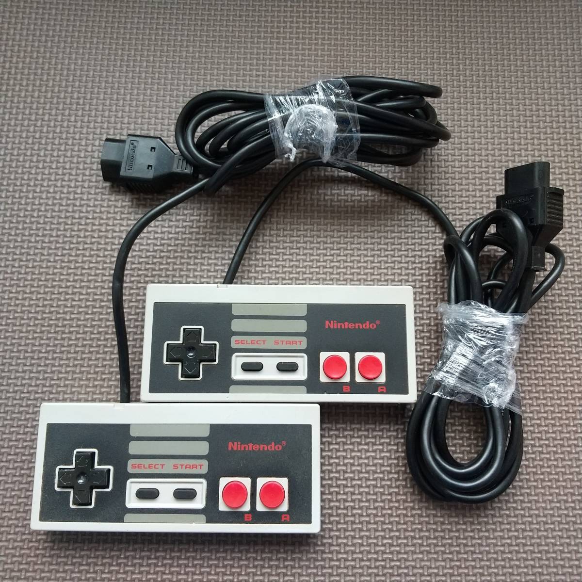 Nintendo NES-004 コントローラー 2個(コントローラー)｜売買されたオークション情報、yahooの商品情報をアーカイブ公開 - オークファン（aucfan.com）