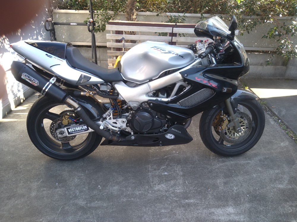 ホンダVTR1000F(751cc以上)｜売買されたオークション情報、yahooの商品情報をアーカイブ公開 - オークファン（aucfan.com）