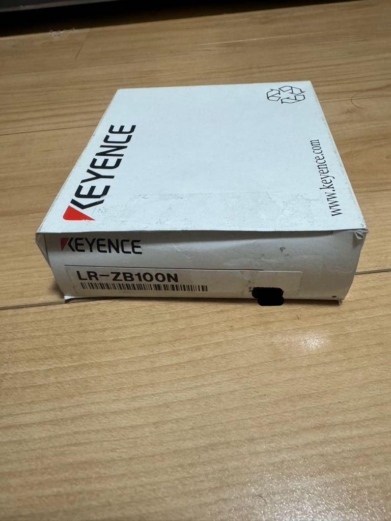 KEYENCE キーエンス アンプ内蔵型CMOSレーザセンサ LR-Z シリーズ角型 反射型 ケーブルタイプ 100mm LR-ZB100N ...