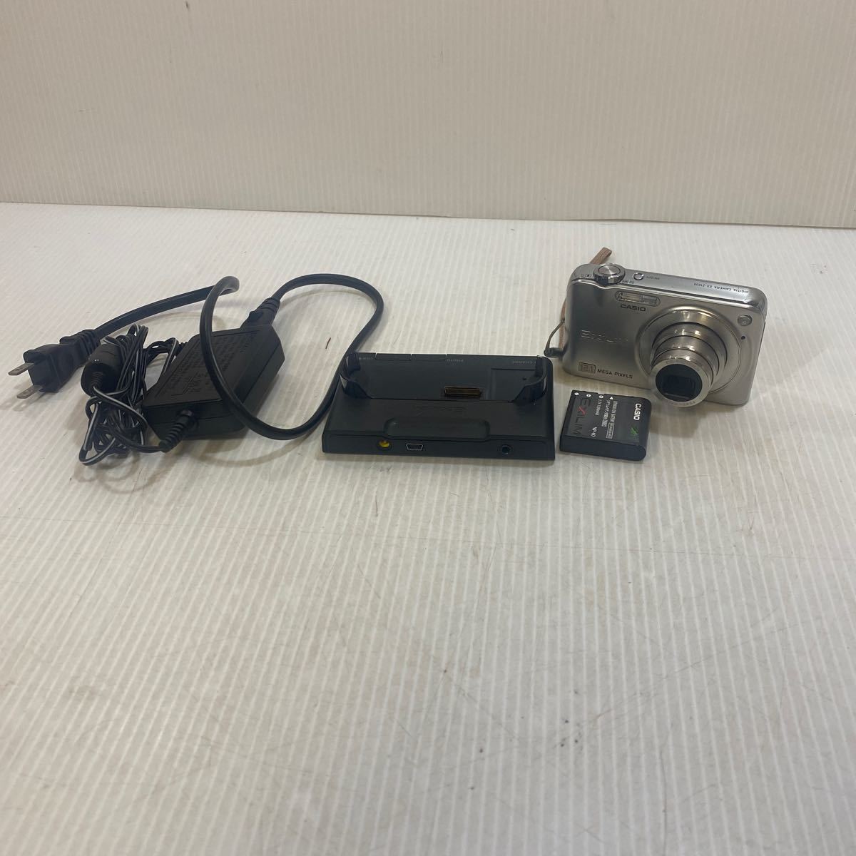 ジャンク品 バッテリー蓋硬いため CASIO カシオ EXILIM EX-Z1200 7.9-23.7mm 1:2.8-5.4 コンパクト ...