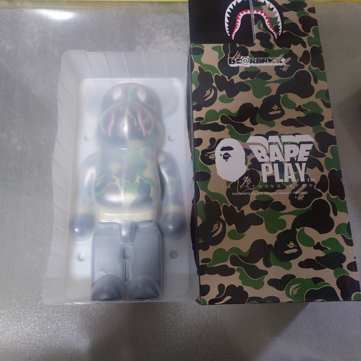 ベアブリック BAPE PLAY 400% 限定BE＠RBRICK A BATHING APE エイプ カモシャーク 2015年 ...