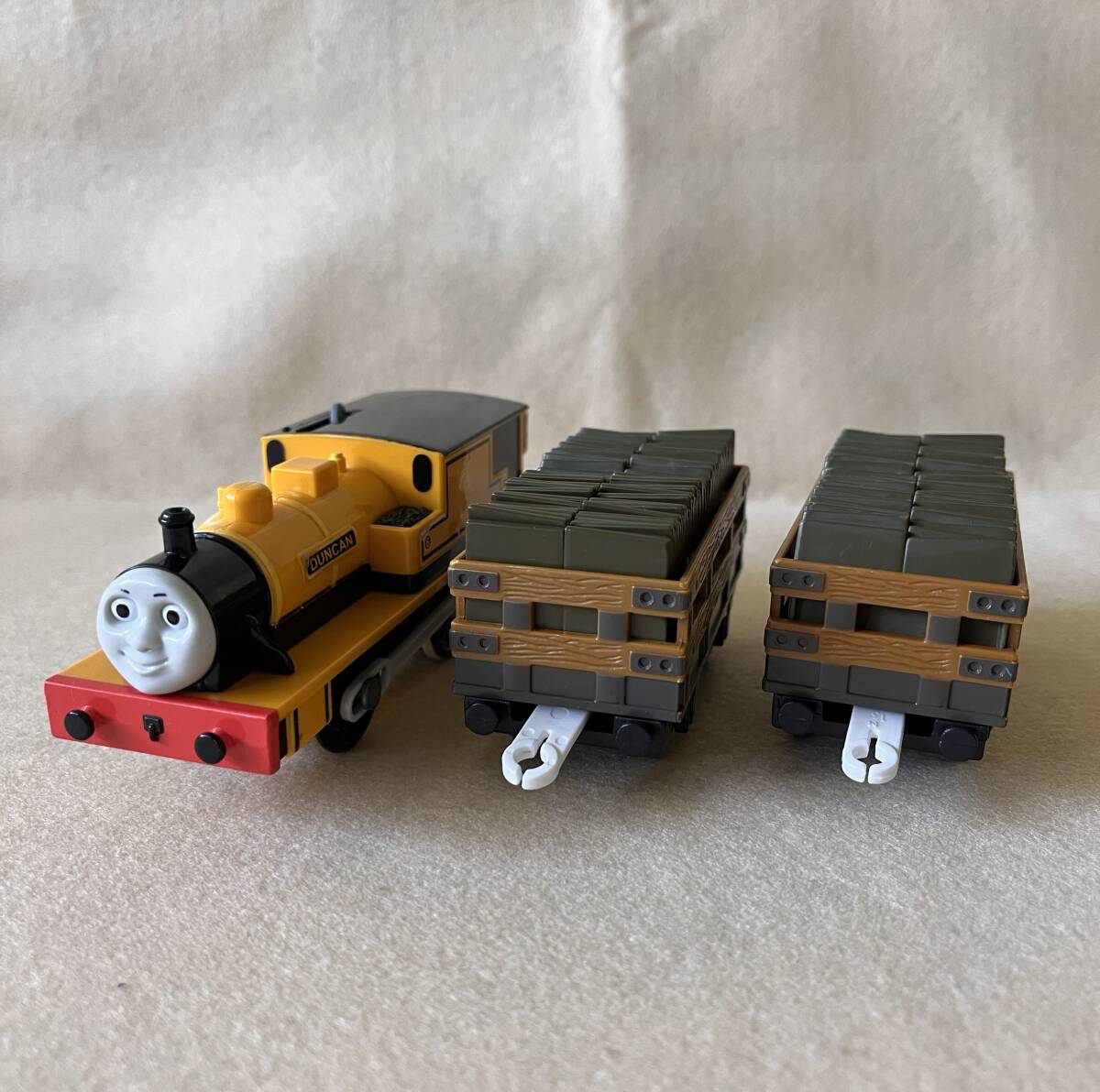 清掃済 絶版 プラレール トーマス T-32 ダンカン 貨車 3両セット 0080(車両単品)｜売買されたオークション情報、yahooの商品情報をアーカイブ公開 - オークファン（aucfan ...