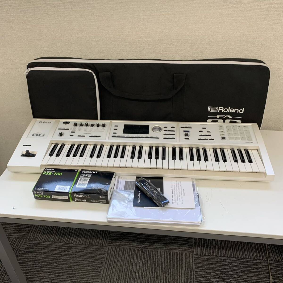 Gt11 Roland FA06 シンセサイザー ローランド キーボード 電子ピアノ ケース付き 説明書 1865-130(ローランド)｜売買 ...