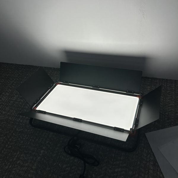 定価17万円 SWIT LEDライト PL-E90D DMX(その他)｜売買されたオークション情報、yahooの商品情報をアーカイブ公開 - オークファン（aucfan.com）