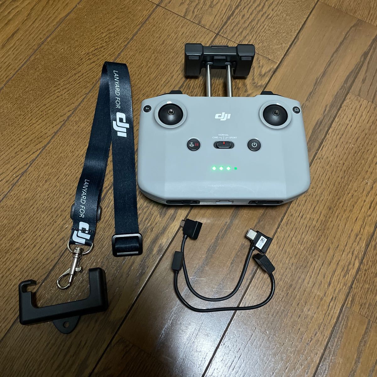 DJI dji送信機 プロポ コントローラー ドローン rc-n1(パーツ、アクセサリー)｜売買されたオークション情報、yahooの商品情報をアーカイブ公開 - オークファン（aucfan.com）