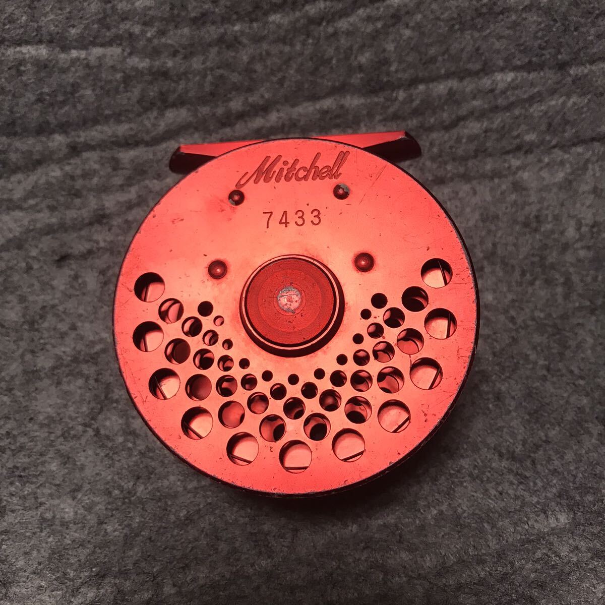 レッド 動作良好 ミッチェル 7433 MITCHELL 4番前後のライン用 小型 フライリール(フライリール)｜売買されたオークション情報、yahooの商品情報をアーカイブ公開 ...