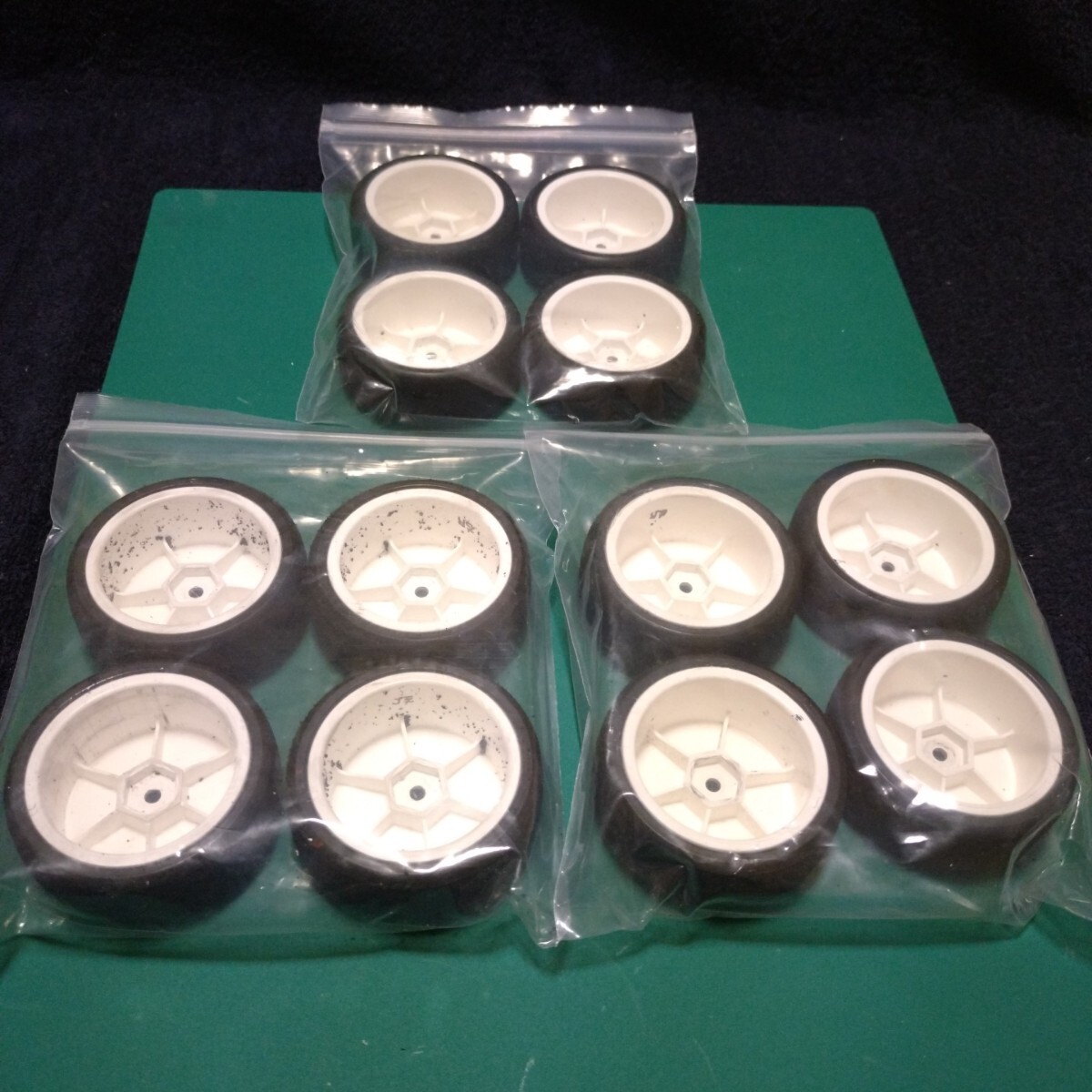 SWEEP AOC2024コントロールタイヤセット MTC2 XRAY X4 BD12 TRF421 IF14-Ⅱ A800R TA08 ...