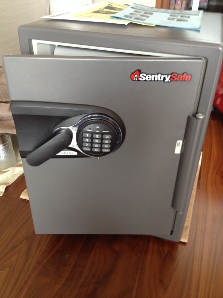 セントリー Sentry Safe テンキー式耐火金庫 約3年使用 MS5632(金庫)｜売買されたオークション情報、yahooの商品情報をアーカイブ公開 - オークファン（aucfan.com）
