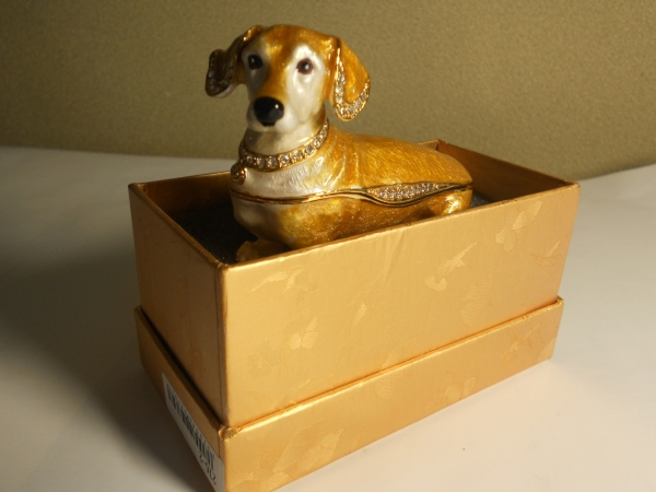 ピィアースPIE ARTH/ダックスフント金ラメ/ジュエリーボックス(ディスプレイ用)｜売買されたオークション情報、yahooの商品情報をアーカイブ公開 - オークファン（aucfan.com）