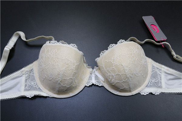 :.丸みホワイトパール ラッピングレース .: ブラ 75D a556(75)｜売買されたオークション情報、yahooの商品情報をアーカイブ公開 - オークファン（aucfan.com）