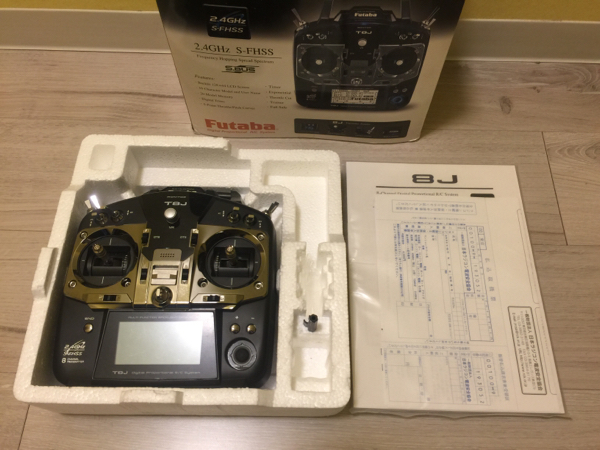 同様 FUTABA フタバ T8J 8J2.4ghz ヘリ用送信機 飛行機用(送信機)｜売買されたオークション情報、yahooの商品情報を ...