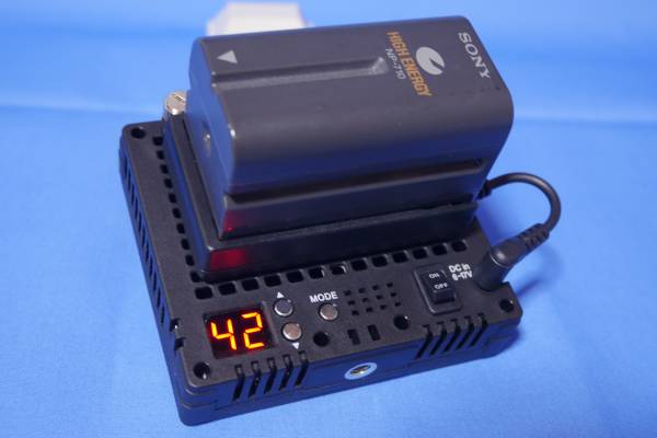 シネロイド cineroid L10C-VCe LED ライト 照明 バッテリーライト バッテラ 色温度調節可(定常光)｜売買された ...
