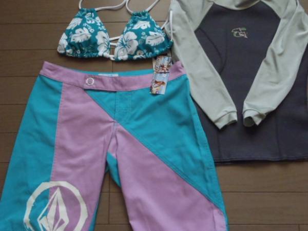 タグ付きROXYビキニトップ VOLCOMサーフパンツ ラッシュガード 三点セット(その他)｜売買されたオークション情報、yahooの商品情報 ...