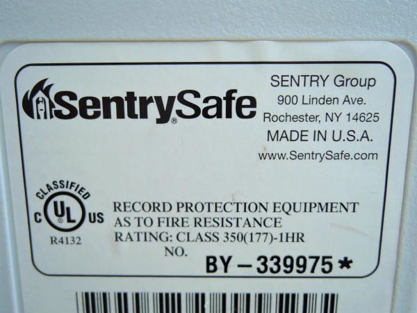 Sentry Safe ポータブル耐火金庫 CLASS 350 177 -1HR(金庫)｜売買されたオークション情報、yahooの商品情報を ...