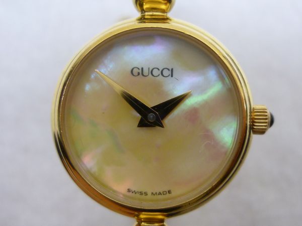 168 グッチ GUCCI レディース クォーツ 腕時計 2700.2.L シェル 文字盤 バングル G(女性用)｜売買されたオークション情報 ...