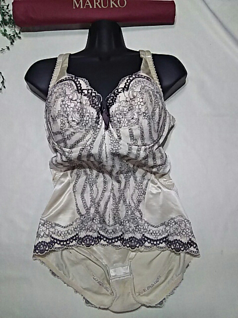 出ました大きなサイズ 大盤振る舞い 大激安 補正下着 マルコ デモニーク ボディースーツ D77 5LL(Dカップ)｜売買されたオークション情報、yahooの商品情報をアーカイブ公開 ...