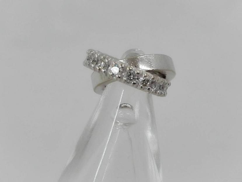 K18WG ダイヤ0.11ct 2連 ペンダントトップ 1.1g(ホワイトゴールド)｜売買されたオークション情報、yahooの商品情報をアーカイブ公開 - オークファン（aucfan.com）