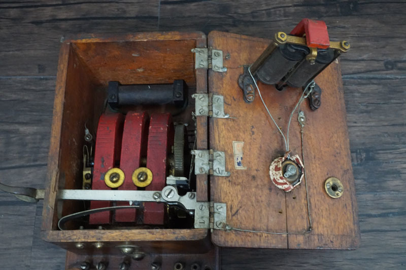 ら456 大正期 壁掛け 木製手回し電話機 デルビル電話機 磁石式電話機 アンティーク(その他)｜売買されたオークション情報、yahooの商品 ...
