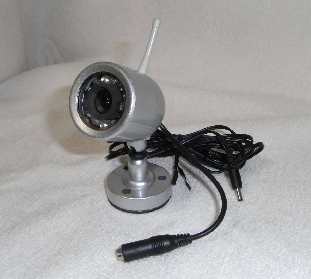 パーツストックの中 見つけた 夜間撮影 可 2.4GHz帯 無線カメラ ZT-812T CMOS ジャンク扱い(防犯カメラ)｜売買された ...