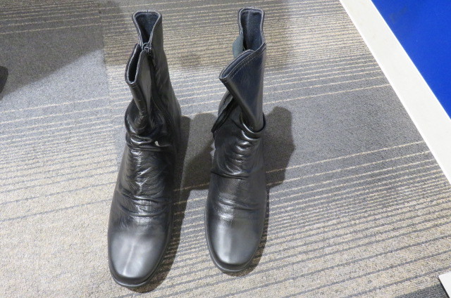 16697 AKAKURA ブーツ 24cm(24.0cm)｜売買されたオークション情報、yahooの商品情報をアーカイブ公開 ...