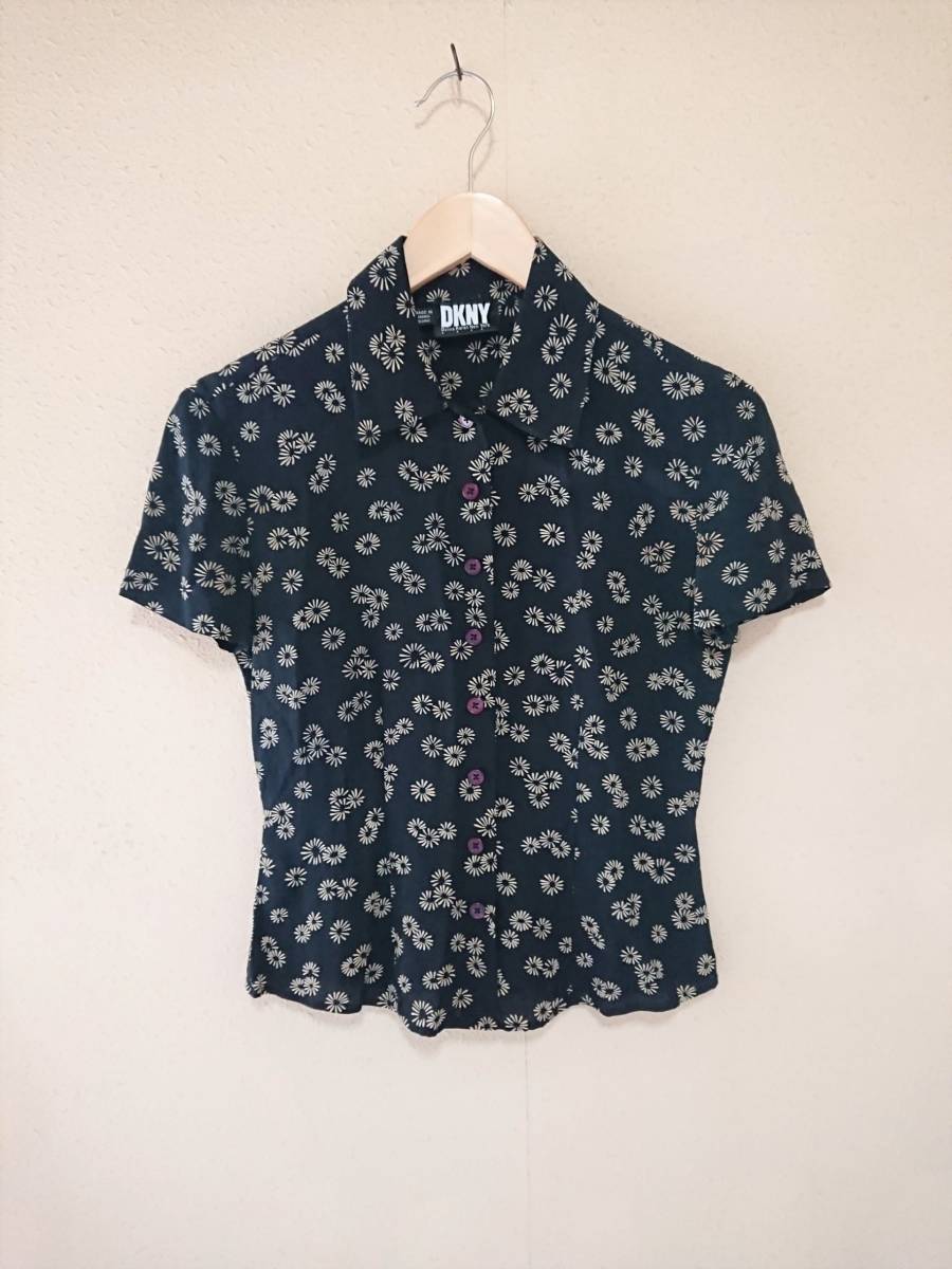 5402MY DKNY / ダナキャランニューヨーク サイズ 2 ブラック 花 フラワー柄 シルク 100％ 半袖シャツ レディース ウーマン ...