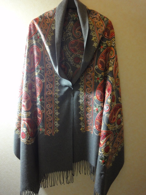 Com Piacere COUTURE シルク刺繍のビキューナ混ショール(女性用)｜売買されたオークション情報、yahooの商品情報を ...