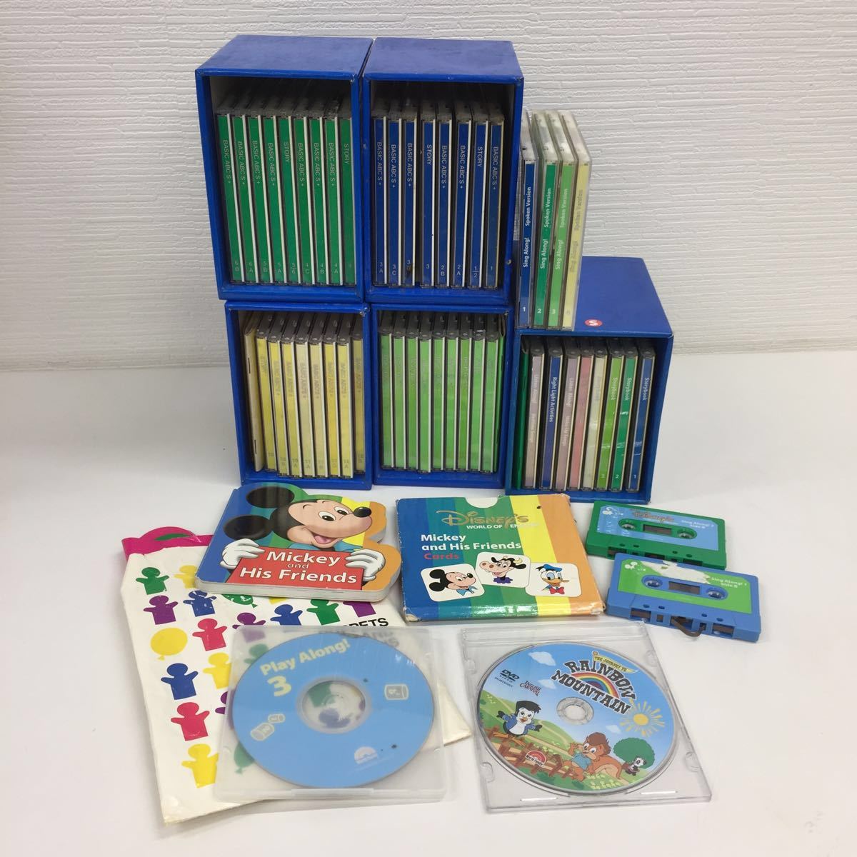 n DWE ディズニー英語システム World of English CD カセット等おまとめ BASIC ABC’S + Listen Along Sing Along 現状品(英語)｜売買 ...