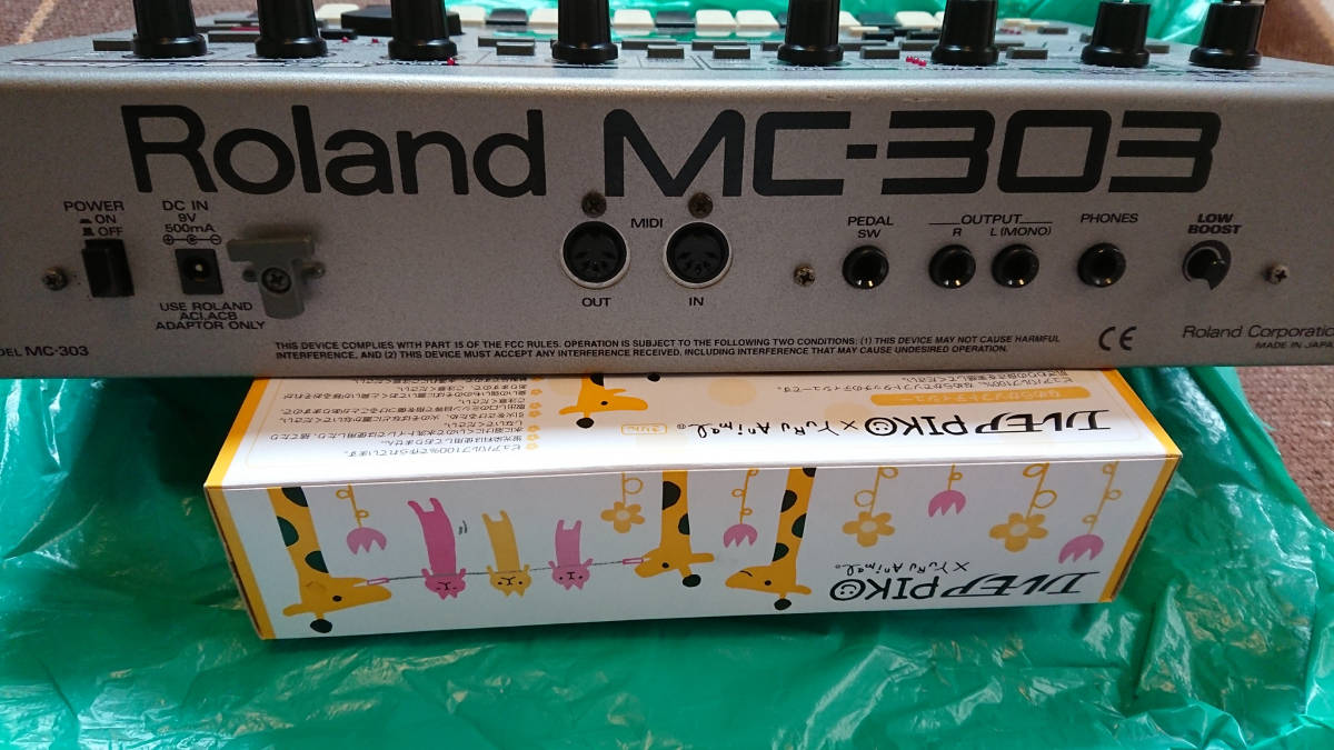 Roland MC-303 groovebox ジャンク品(リズムマシン)｜売買されたオークション情報、yahooの商品情報をアーカイブ公開 ...