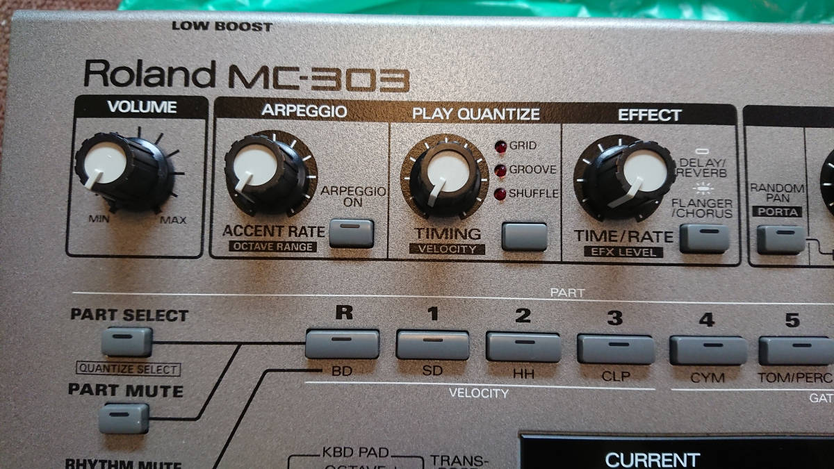 Roland MC-303 groovebox ジャンク品(リズムマシン)｜売買されたオークション情報、yahooの商品情報をアーカイブ公開 ...
