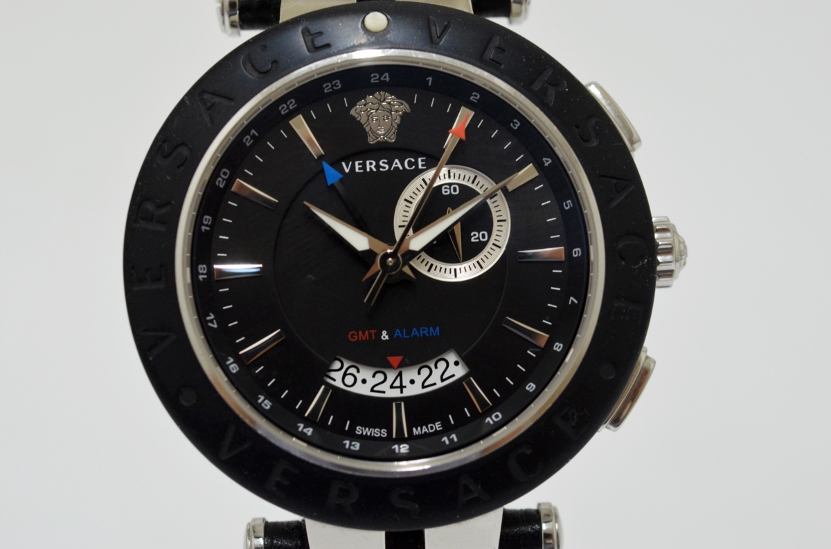 1円 VERSACE ヴェルサーチ V-RACE GMT ALARM スイス製 クオーツ GMT機能及びアラーム機能付き メンズ腕時計 ...