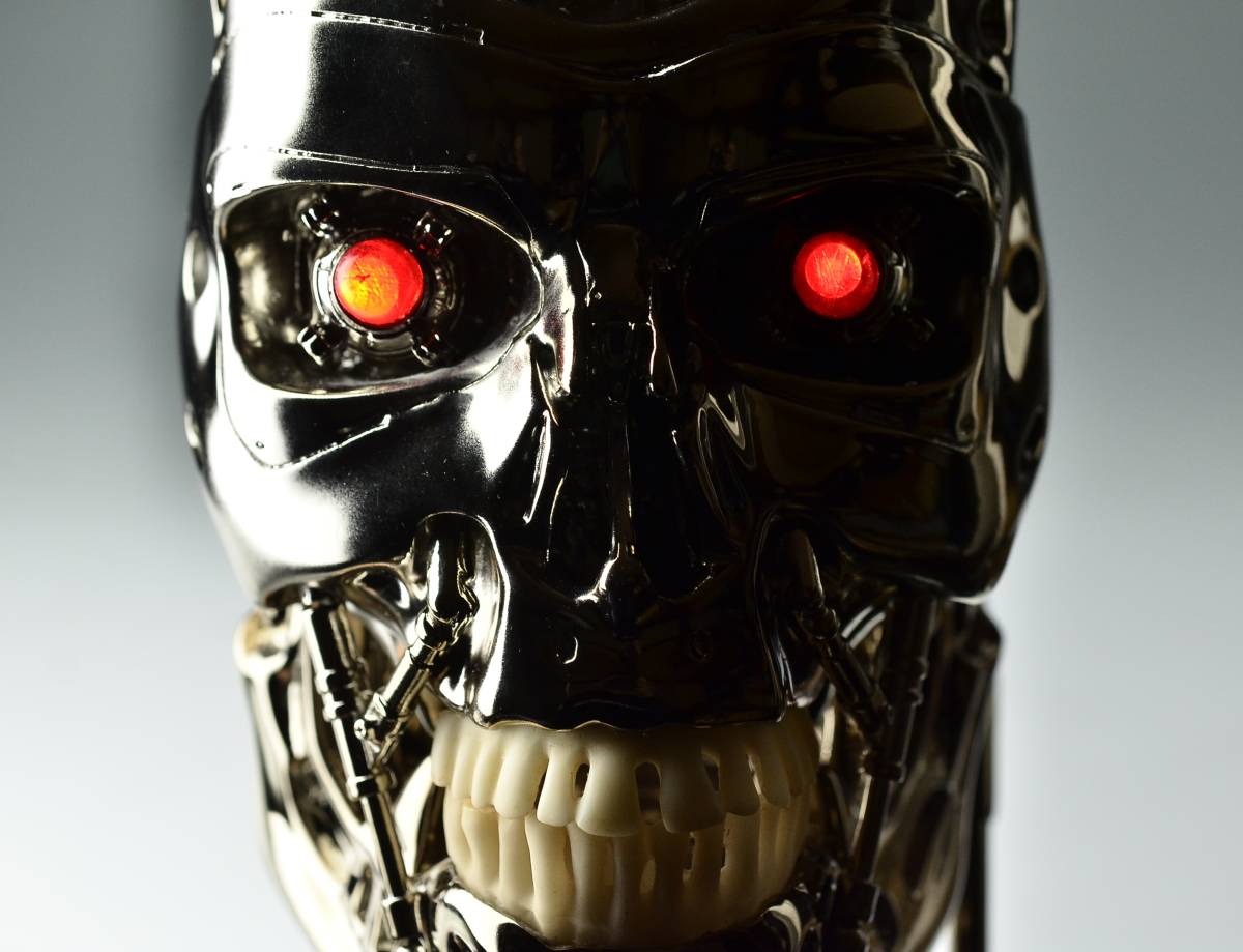 ターミネーター2 スカルフィギュア 目が点灯 T2 Terminator Genisys Endoskeleton Skull Statue 38㎝ 3.1kg(ターミネーター)｜売買された ...