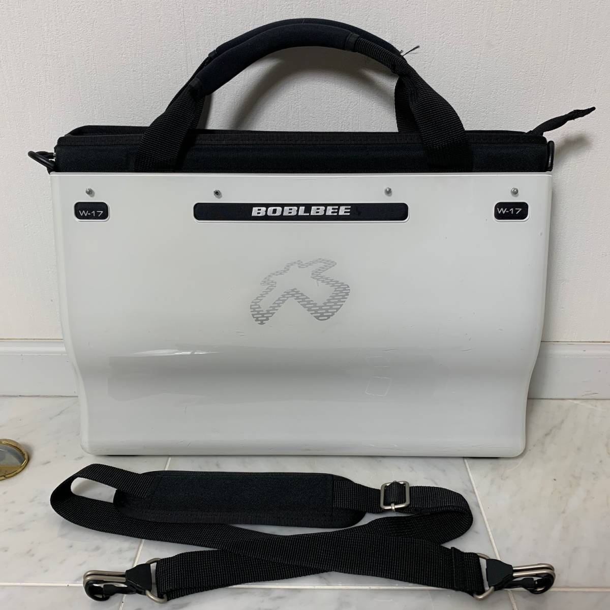 BOBLBE-E ボブルビー W-17 ハードシェル PCバッグ Wide Screen 17 ホワイト(ノートパソコン用)｜売買されたオークション情報、yahooの商品情報をアーカイブ公開 ...