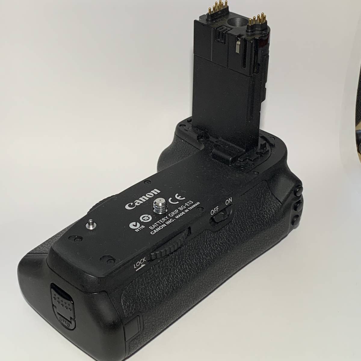 CANON バッテリーグリップBG-E13 EOS 6D用 電池ケース無し(キヤノン)｜売買されたオークション情報、yahooの商品情報をアーカイブ公開 - オークファン（aucfan.com）