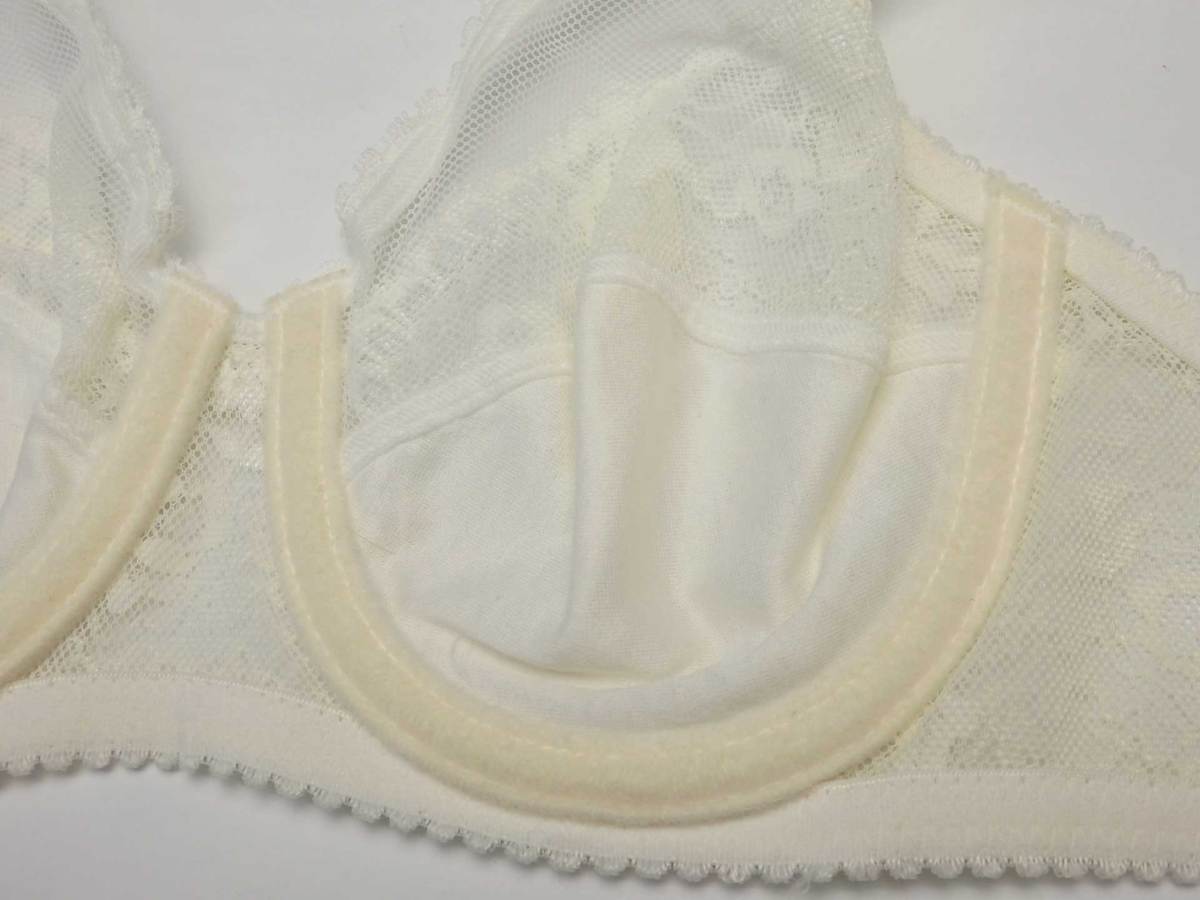 CHARLE シャルレ FA131 ブラジャー B65 アイボリー系 補正(補正下着)｜売買されたオークション情報、yahooの商品情報をアーカイブ公開 - オークファン（aucfan.com）